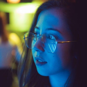 How do blue light glasses work? - BCBS FEP Vision